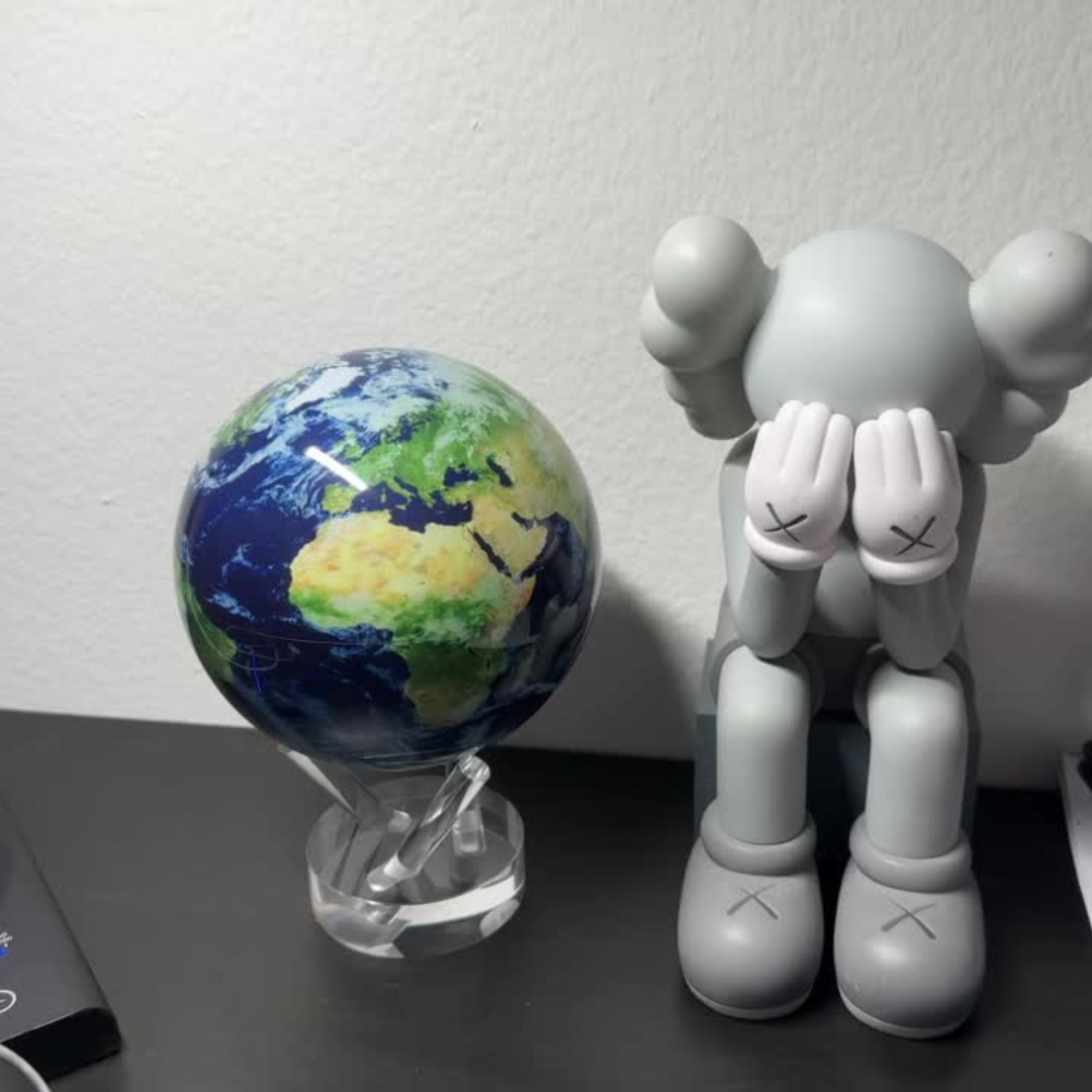 Mô Hình Quả Địa Cầu Tự Xoay - Earth with Clouds MOVA Globe – Mac Setups