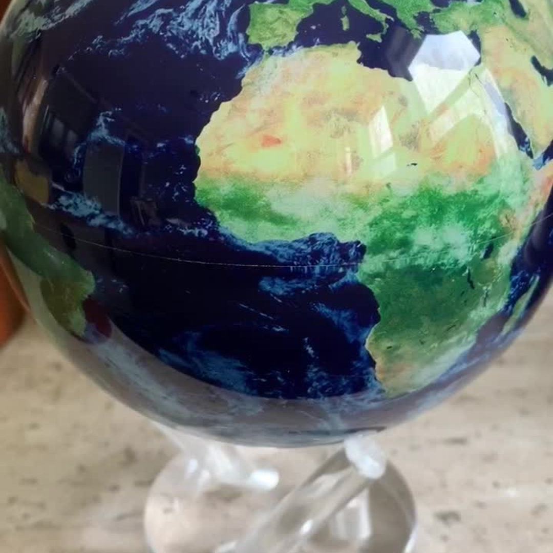 Mô Hình Quả Địa Cầu Tự Xoay - Earth with Clouds MOVA Globe – Mac Setups