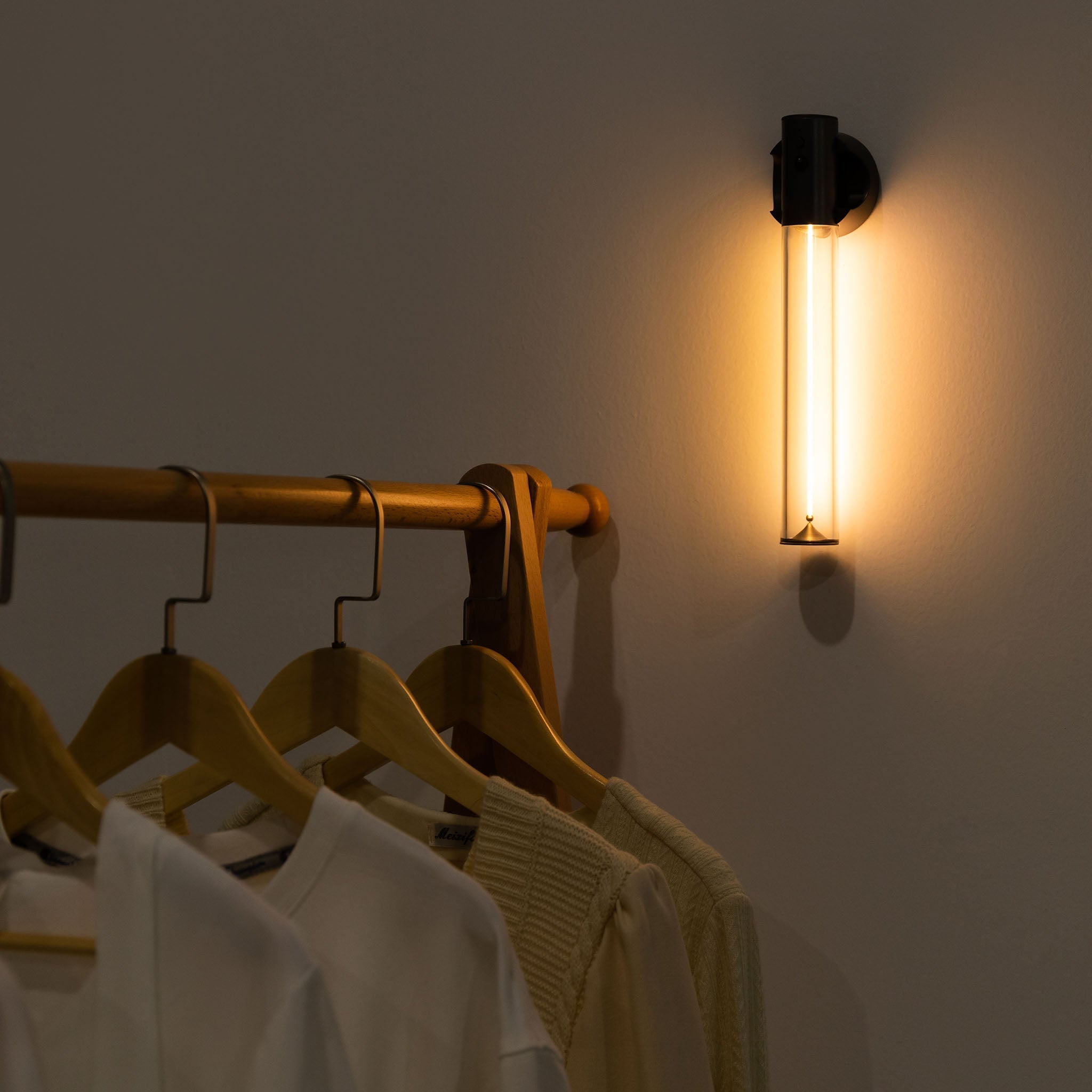 Đèn tường trang trí không dây LED Auge Light – Mac Setups